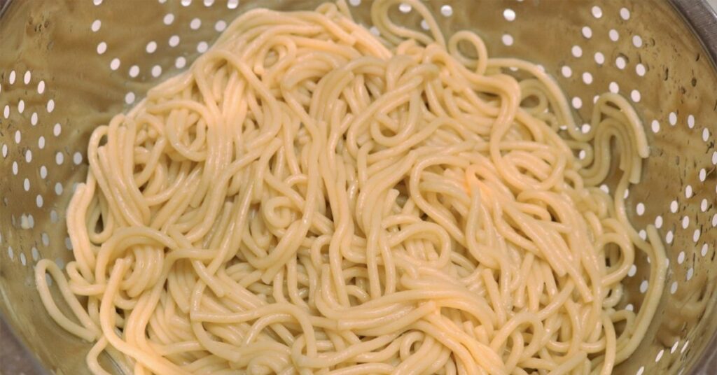 Do Italians rinse pasta before (or after) cooking?
