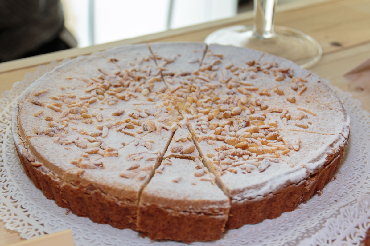 31 Tuscan Sweets, Desserts and Biscuits: A bite into Dolce Vita!