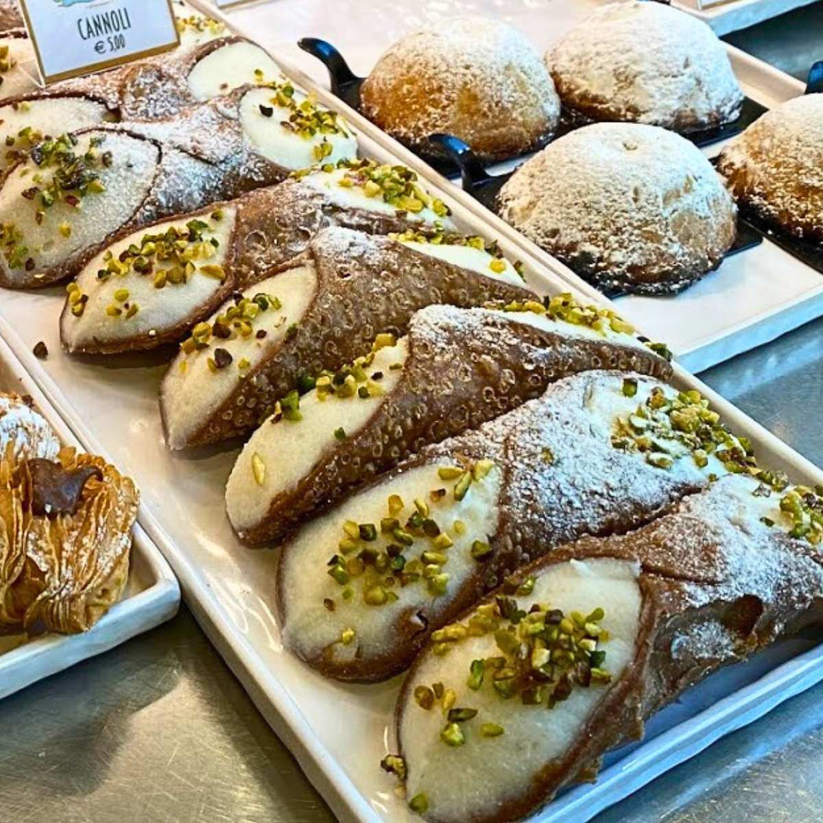 Best Cannoli You Can Eat in Florence: Ultimate Creaminess Wrapped in a ...