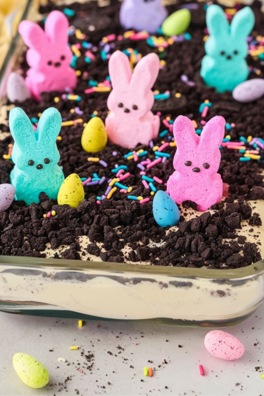 Easy Easter Dirt Cake Casserole [No Bake] – Creamy, Crunchy & Fun ...