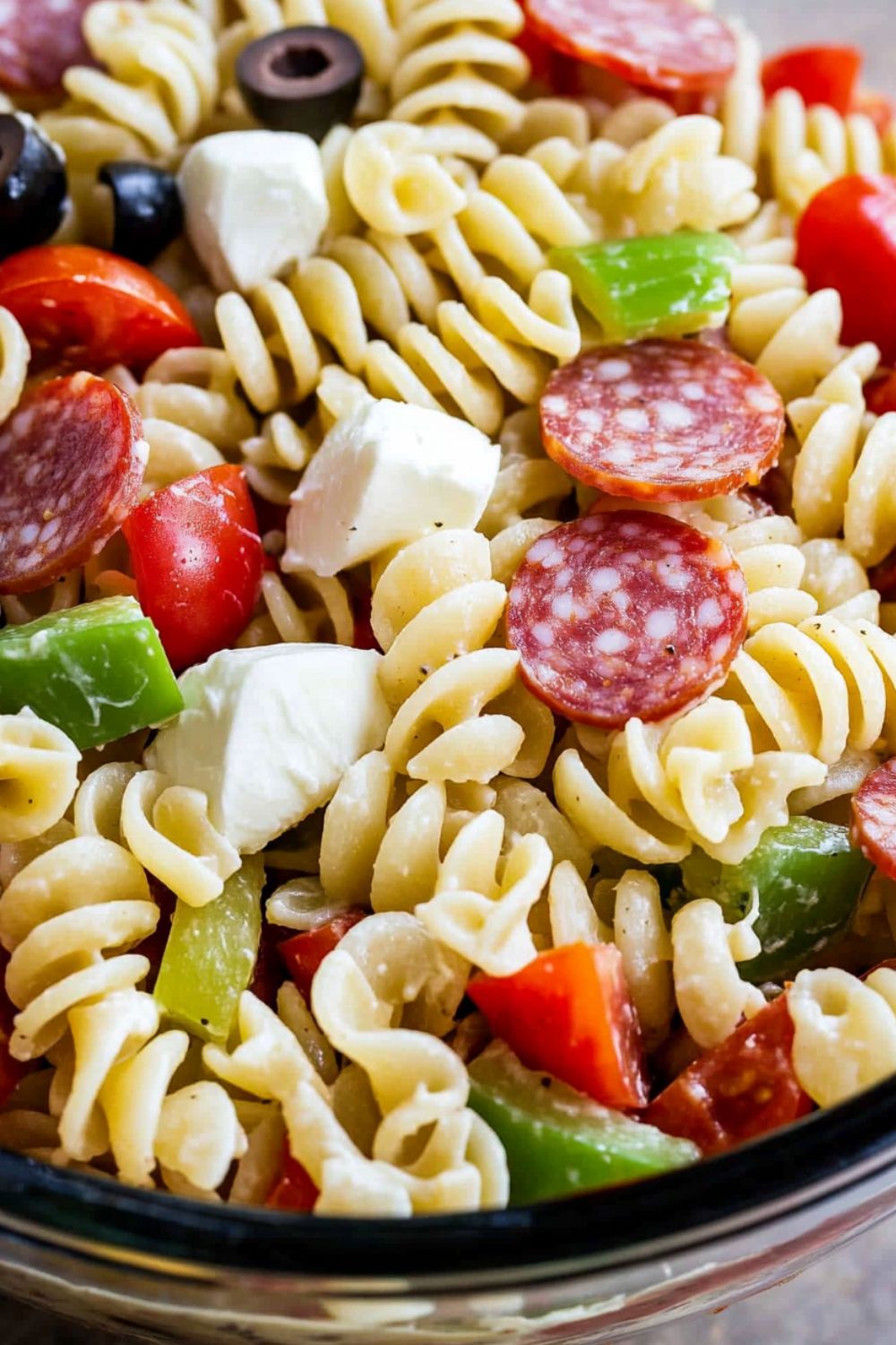 Easy Italian Pasta Salad with Pepperoni, Mozzarella & Italian Dressing ...