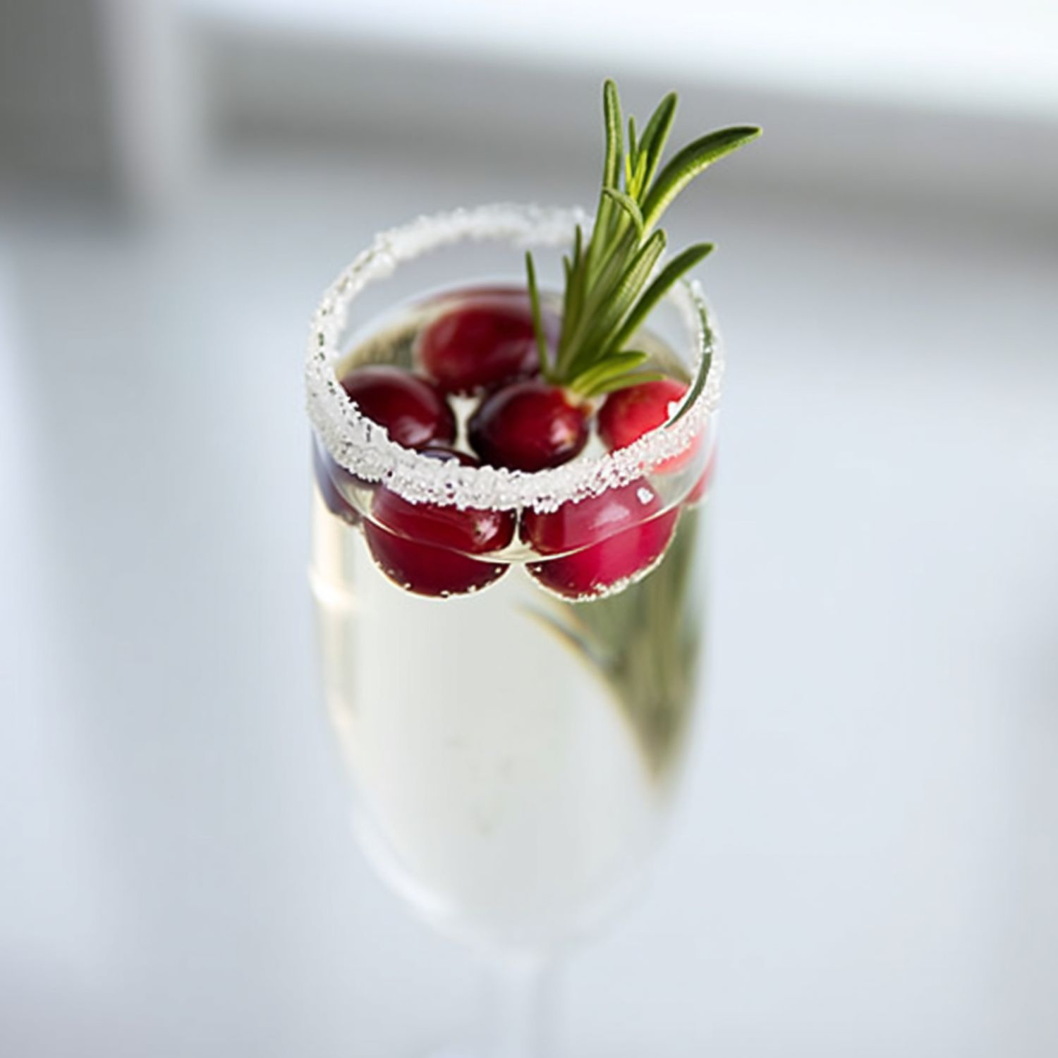 White Cranberry Christmas Mimosa – A Bright, Bubbly Holiday Cocktail ...